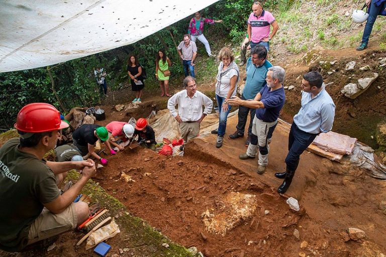 Los humanos más antiguos que poblaron Cantabria vivieron en la cueva de ...