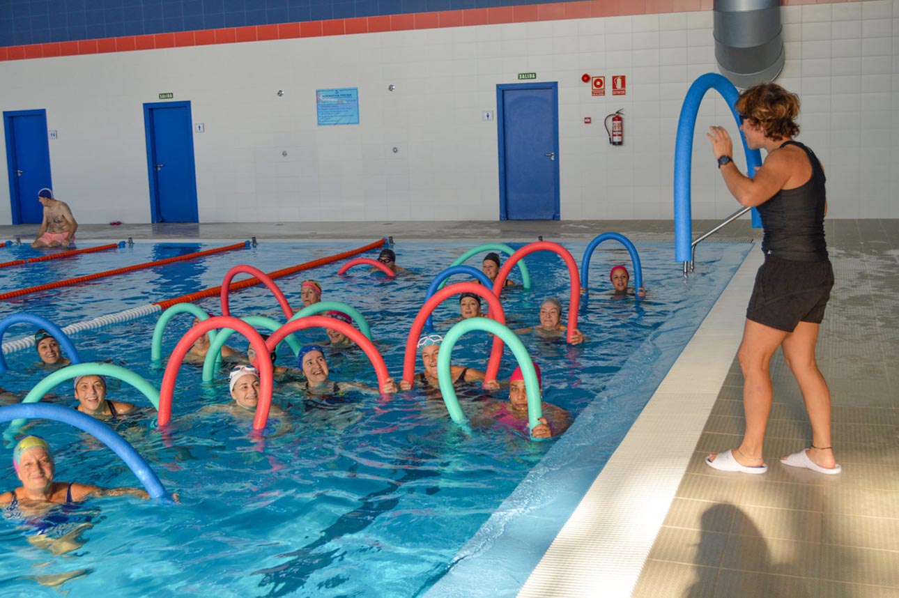 señoras en la piscina de Polanco - El Faradio | Periodismo que cuenta